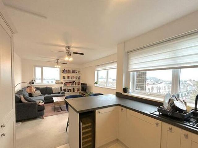St Clements Court East, Broadway West, 2 Bedroom Flat