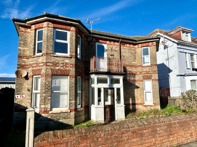 St Clements Road, Boscombe BH1, 2 bed flat to rent, £1,095 pcm | PrimeLocation