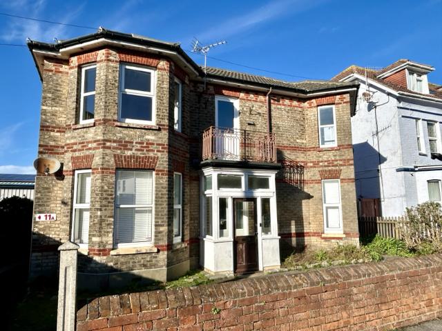 St Clements Road, Boscombe 2 bed apartment to rent £1,095 pcm £253 pw