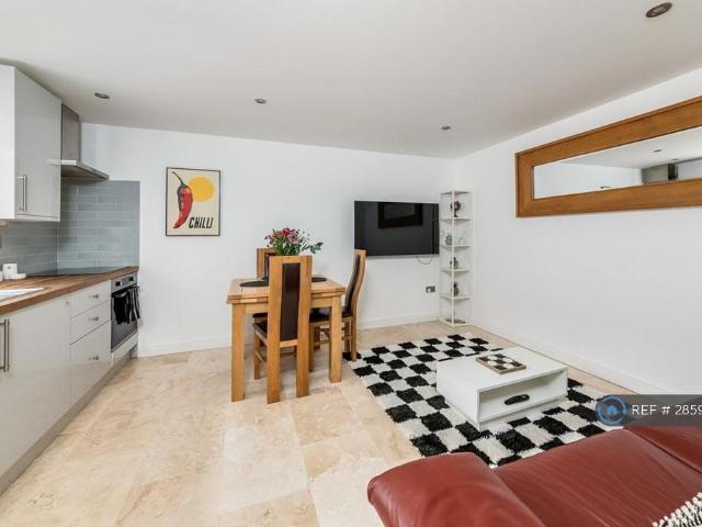 St Clements St, Oxford, OX4 2 bed terraced house to rent £4,500 pcm £1,038 pw