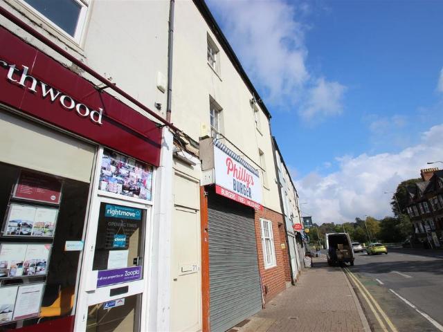 St. Clements Street 3 bed flat to rent £2,315 pcm £534 pw