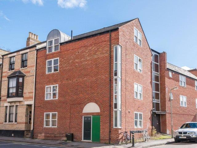 St. Clements Street, Oxford, OX4 2 bed flat to rent £1,800 pcm £415 pw