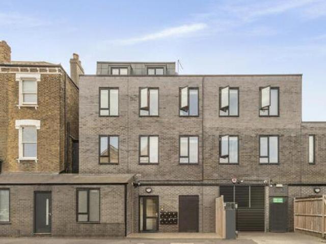 St. Cyprians Court, Braxfield Road, 2 Bedroom Flat