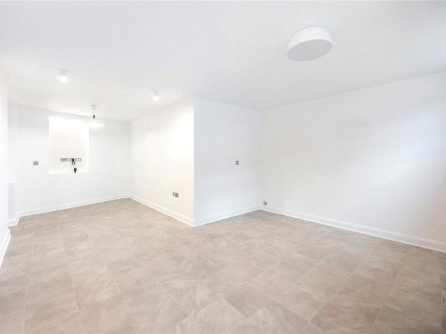St. Cyprians Street, Wandsworth, London SW17, 2 bed flat to rent, £2,850 pcm | PrimeLocation