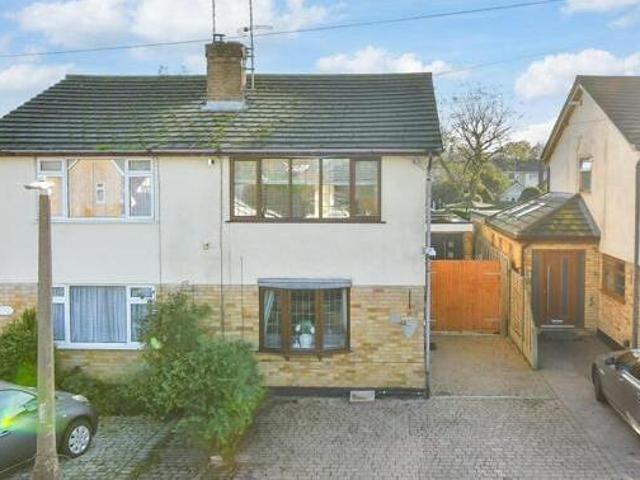 St. David´s Way, Wickford, 2 Bedroom Semi detached