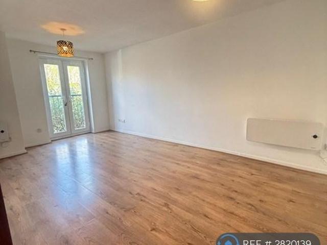 St Davids Court, Manchester, M8 2 bed flat to rent £1,050 pcm £242 pw