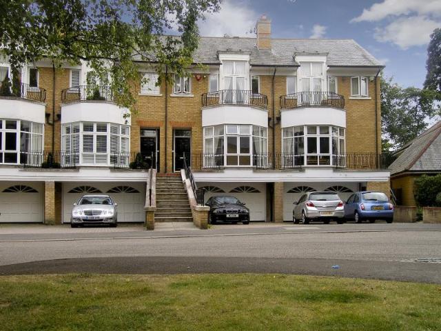 St Davids Drive Egham Surrey TW20 0BA 5 bed terraced house to rent £4,500 pcm £1,038 pw