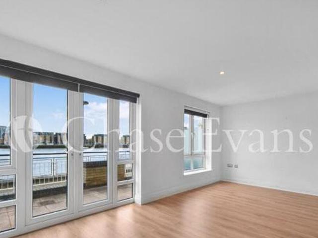 St Davids Square, Isle Of Dogs, 3 Bedroom Flat
