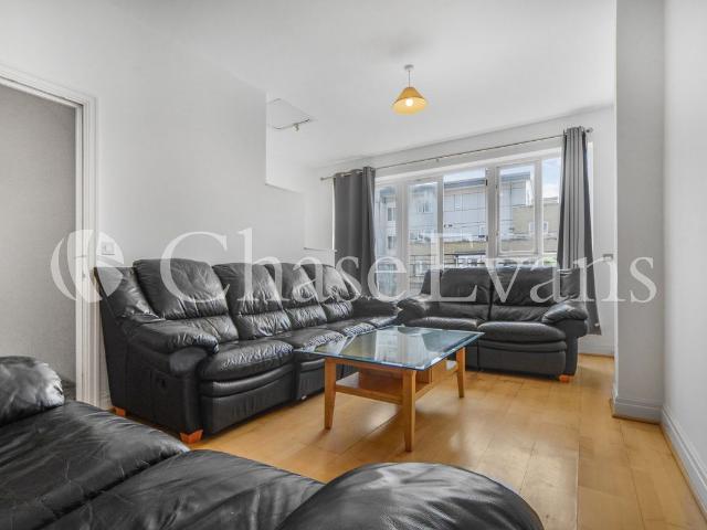 St David's Square, Lockes Wharf, Docklands E14, 4 bed terraced house to rent, £4,008 pcm | PrimeLocation