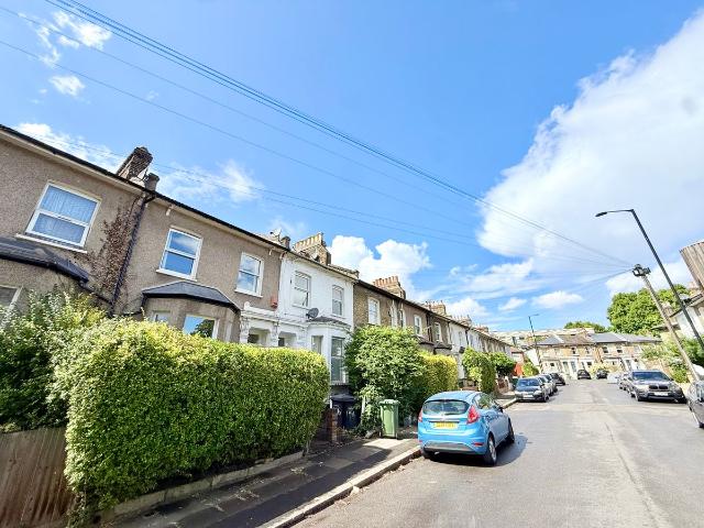 St. Donatts Road, London SE14, 1 bed flat to rent, £1,700 pcm | PrimeLocation