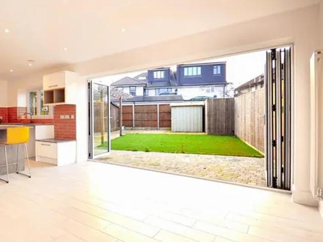St. Dunstan's Avenue, London, W3 6QJ, United Kingdom | 4 bed duplex for rent #119531479 | Rentberry