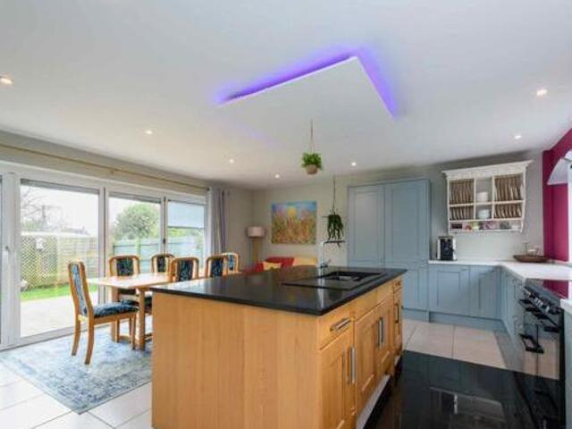 St Dunstans Park, Baltonsborough, 4 Bedroom End