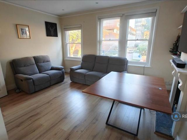 St Dunstan's Road, London, W6 2 bed maisonette to rent £2,800 pcm £646 pw