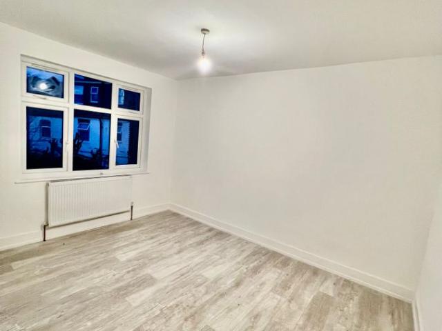 St. Dunstan's Road, London E7, 3 bed flat to rent, £2,050 pcm | PrimeLocation