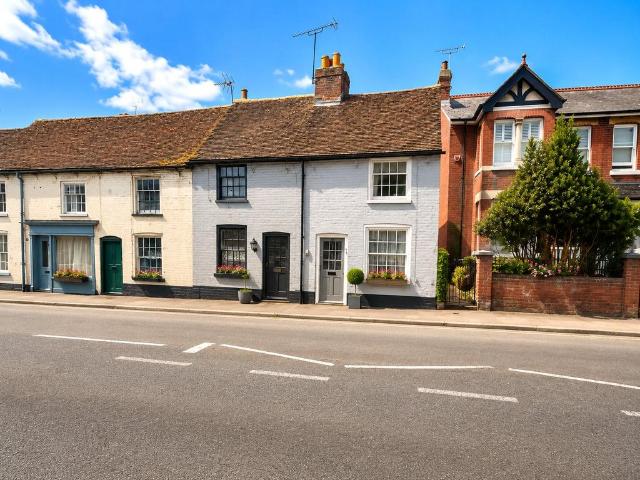 St. Dunstans Street, Kent CT2 4 bed end of terrace house to rent £1,930 pcm £445 pw