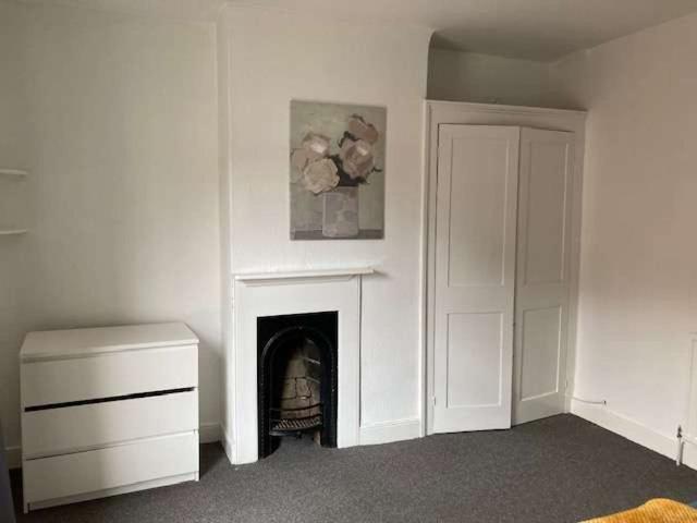 St. Edmunds Road Room 4