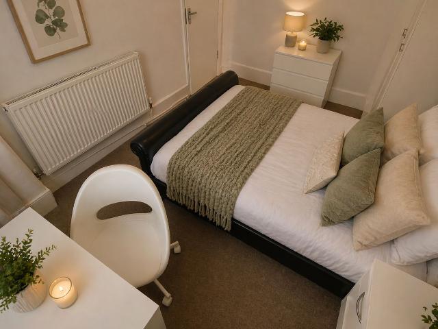 St Edwards Road, Reading RG6, Room to rent, £595 pcm | PrimeLocation