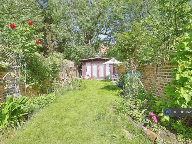 St. Elmo Road, London, W12 2 bed flat to rent £2,750 pcm £635 pw