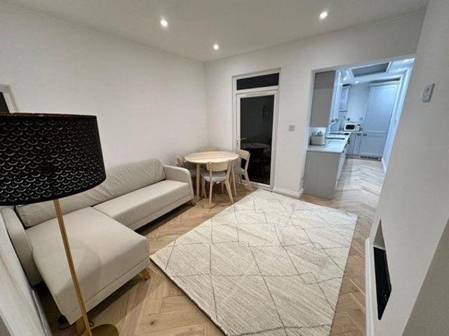 St Elmo Road, Sheppard's Bush. 2 bed flat to rent £2,400 pcm £554 pw