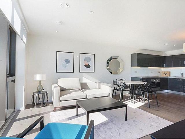 St Gabriel Walk, Elephant and Castle. 1 bed flat to rent £2,600 pcm £600 pw
