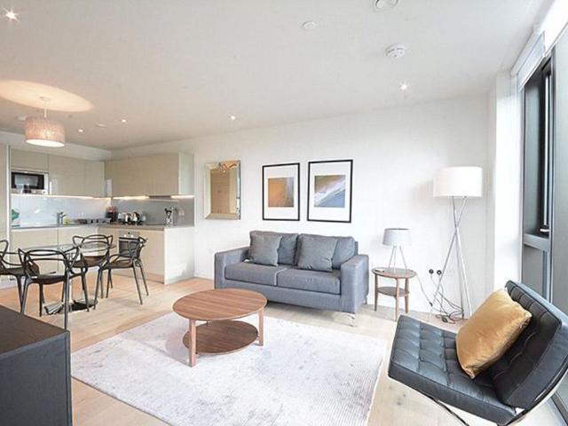 St Gabriel Walk, Elephant and Castle. 1 bed flat to rent £2,600 pcm £600 pw