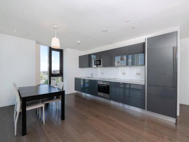 St Gabriel Walk, Southwark, London, SE1 2 bed apartment to rent £3,099 pcm £715 pw