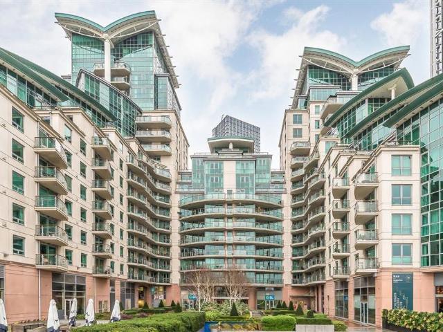 St. George Wharf, London SW8 1 bed flat to rent £2,648 pcm £611 pw