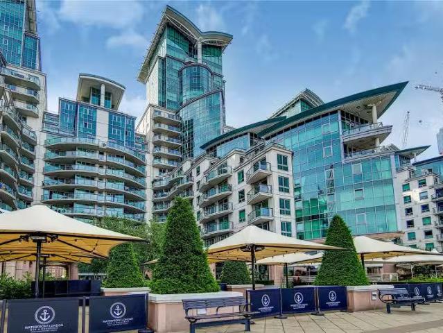 St. George Wharf, London, SW8 2LZ