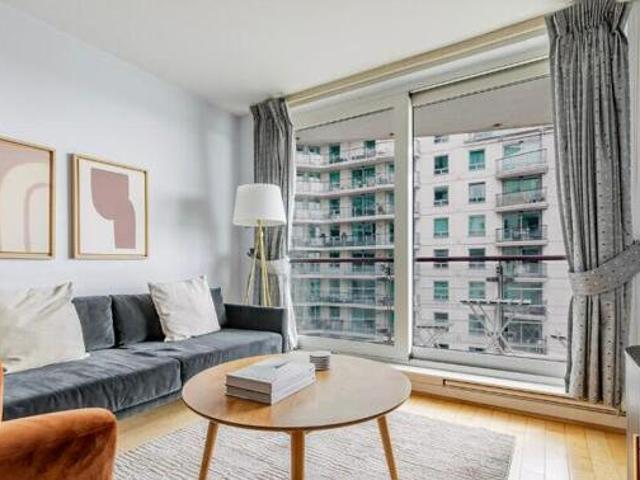 St. George Wharf, London, 2 Bedroom Apartment