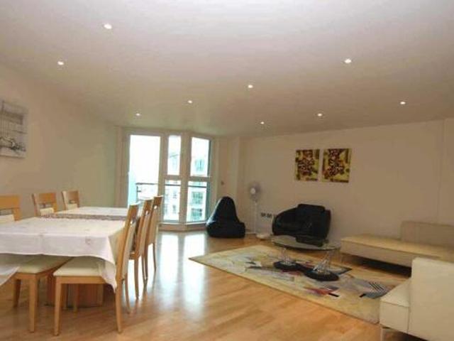 St. George Wharf, London, 2 Bedroom Apartment