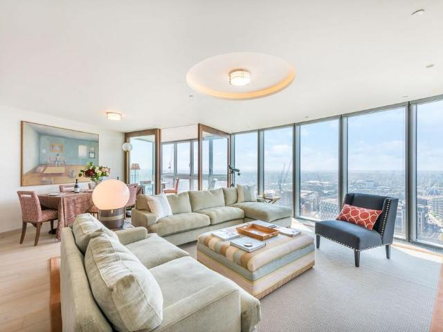 St George Wharf, Nine Elms, London, SW8 2 bed flat to rent £7,497 pcm £1,730 pw