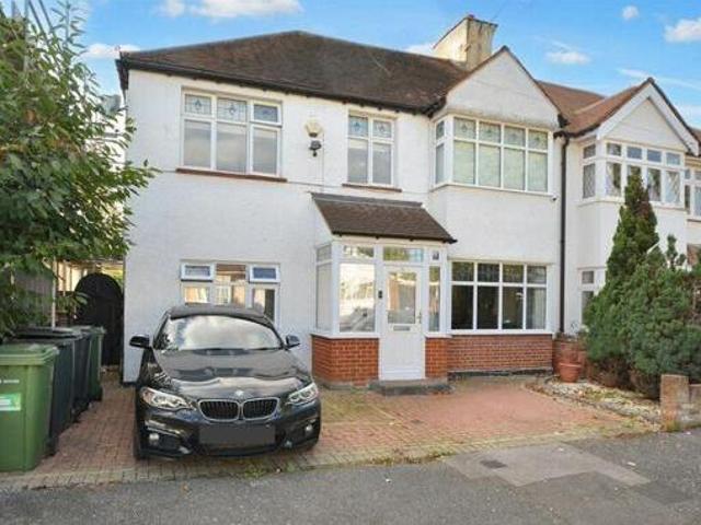St. Georges Avenue, Borders Of Emerson Park, 5 Bedroom Semi detached