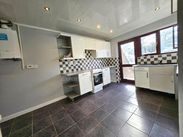 St Georges Avenue, Dunsville, Hatfield DN7, 4 bed property to rent, £1,395 pcm | PrimeLocation