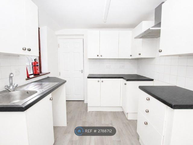 St Georges Avenue, Sheerness ME12, 5 bed terraced house to rent, £1,650 pcm | PrimeLocation