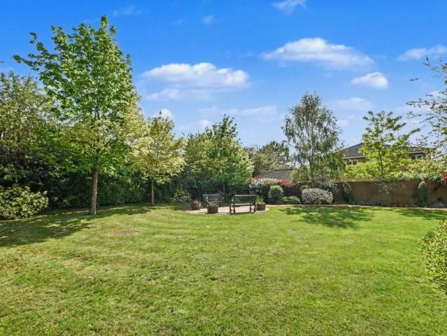 St. Georges Avenue, Stamford, PE9