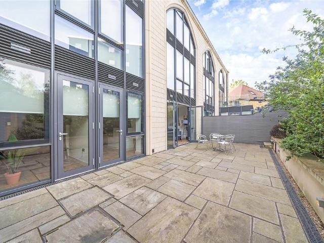 St Georges Apartments, 368 High. 2 bed flat to rent £2,750 pcm £635 pw