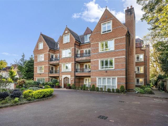 St Georges Court, Cavendish Road, Weybridge, Surrey KT13, 3 bed flat to rent, £3,250 pcm | PrimeLocation