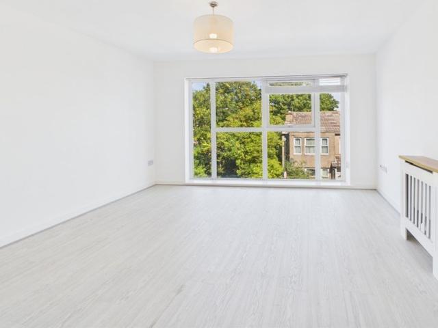 St Georges Court, Colliers Wood SW19, 2 bed flat to rent, £2,000 pcm | PrimeLocation