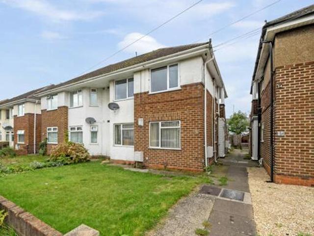 St. Georges Drive, Cheltenham, 2 Bedroom Maisonette
