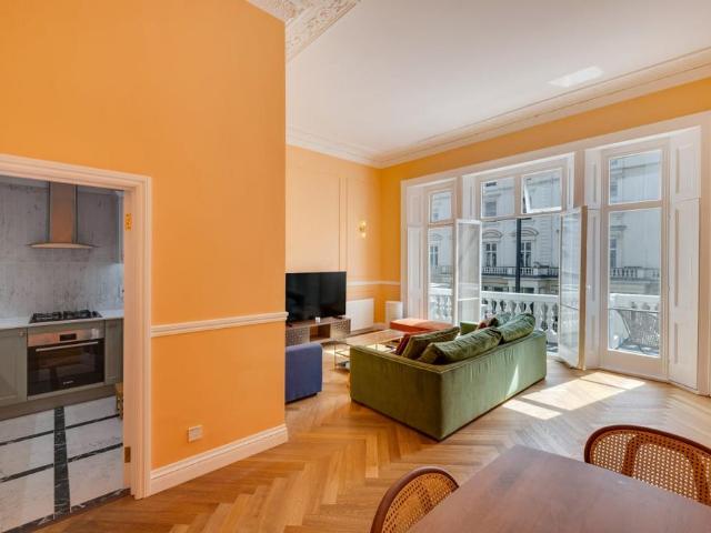 St Georges Drive, London, SW1V 2 bed flat to rent £4,980 pcm £1,149 pw