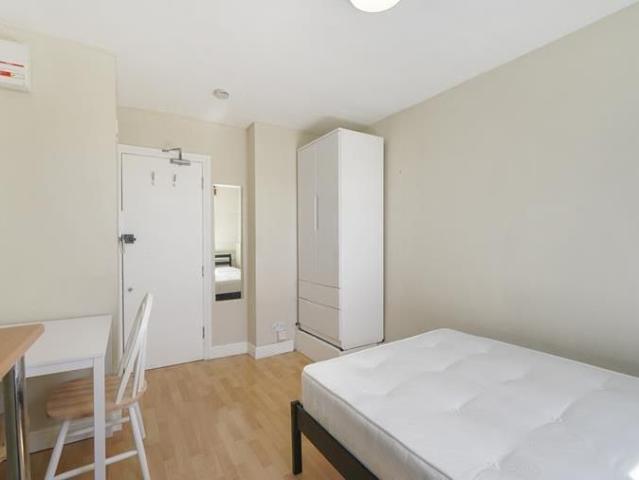 St. Georges Drive, SW1V