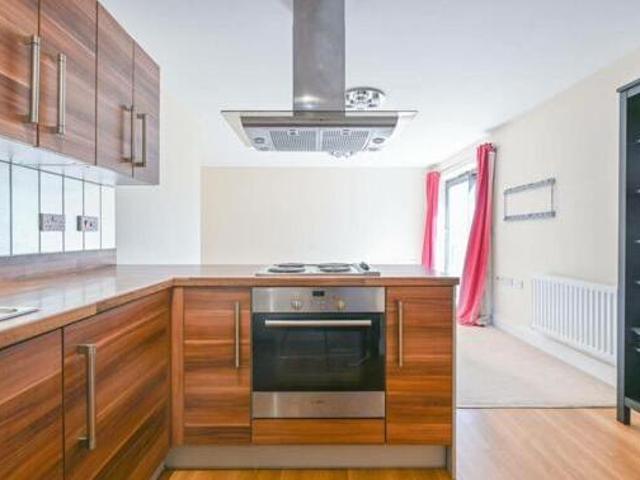 St Georges Grove, Fleming House, Earlsfield, 2 Bedroom Flat