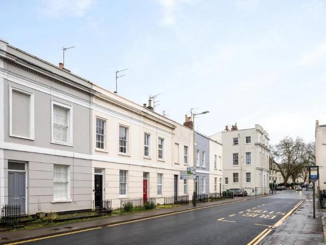 St. Georges Place, Cheltenham 3 bed terraced house to rent £1,895 pcm £437 pw