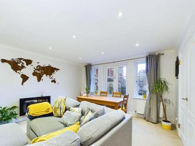 St. Georges Place, Cheltenham, 2 Bedroom Apartment