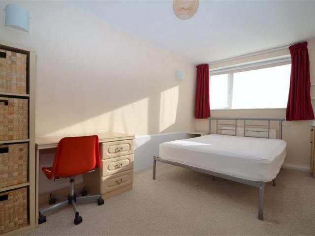 St. Georges Place, Cheltenham GL50, Room to rent, £400 pcm | PrimeLocation
