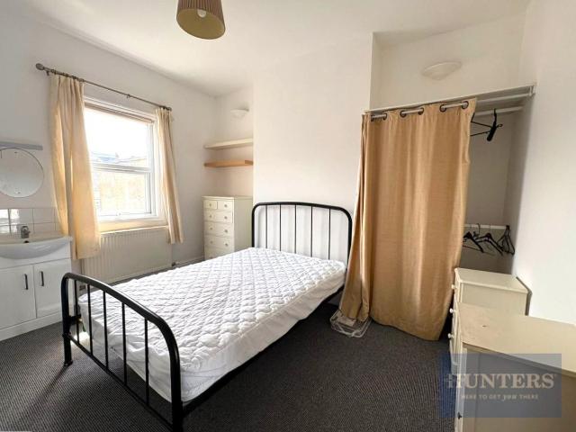 St. Georges Place, Cheltenham GL50, Room to rent, £425 pcm | PrimeLocation