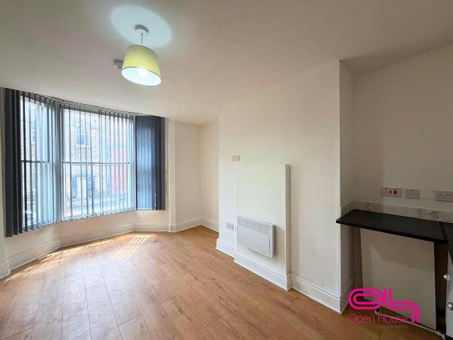 St. Georges Road, Bolton BL1, 1 bed flat to rent, £750 pcm | PrimeLocation