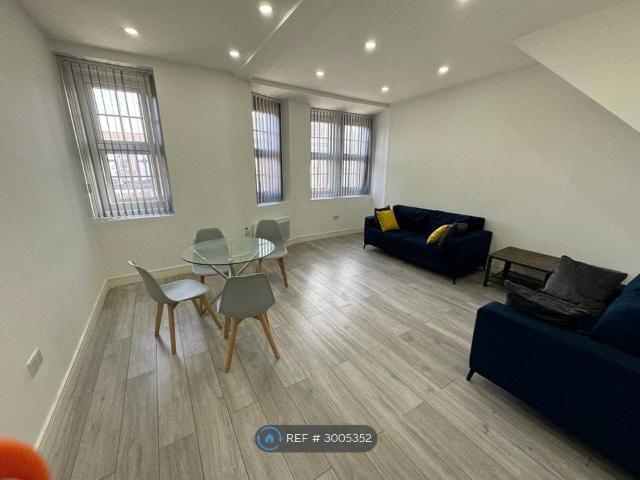 St. Georges Road, Bolton BL1, 2 bed flat to rent, £1,050 pcm | PrimeLocation
