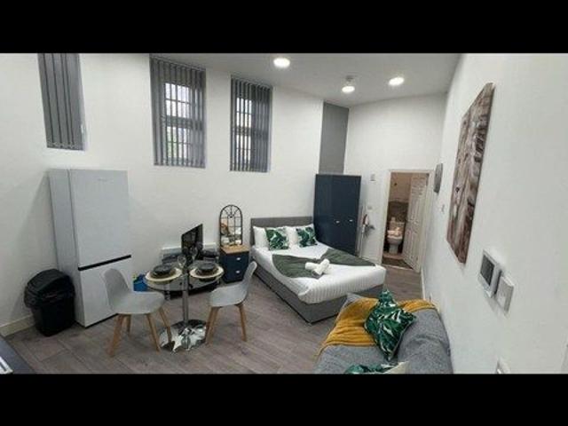 St. Georges Road, Bolton BL1, Studio to rent, £750 pcm | PrimeLocation