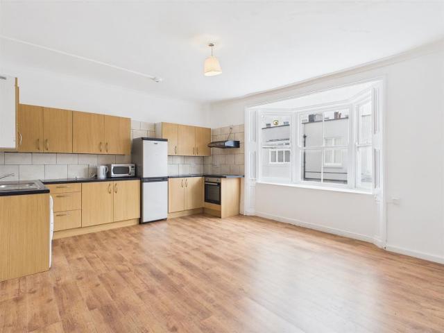 St. Georges Road, Brighton BN2, 4 bed flat to rent, £2,400 pcm | PrimeLocation